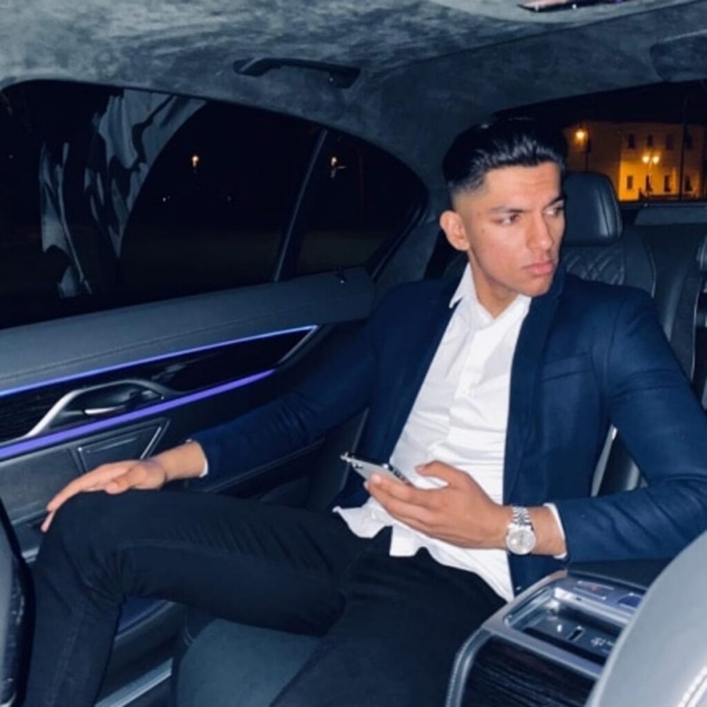 Miranda Cosgrove Net Worth Detailed Look the iCarly Star Fortune